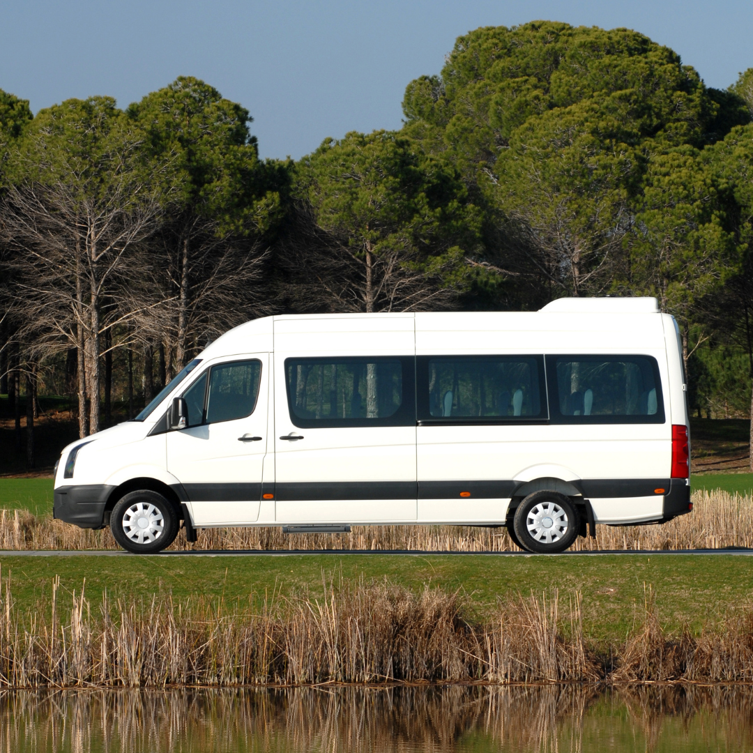 ¿Cómo contratar un Servicio de Alquiler de Combis confiable? Travelvans